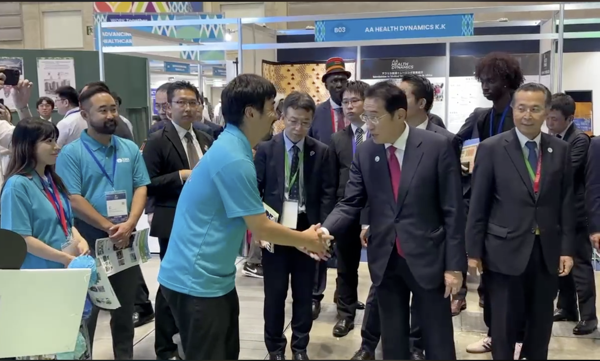 SORA Technology、TICAD9自社ブースにて岸田元首相・武藤経産大臣・西村元経産大臣を迎える | SORA Technology ...